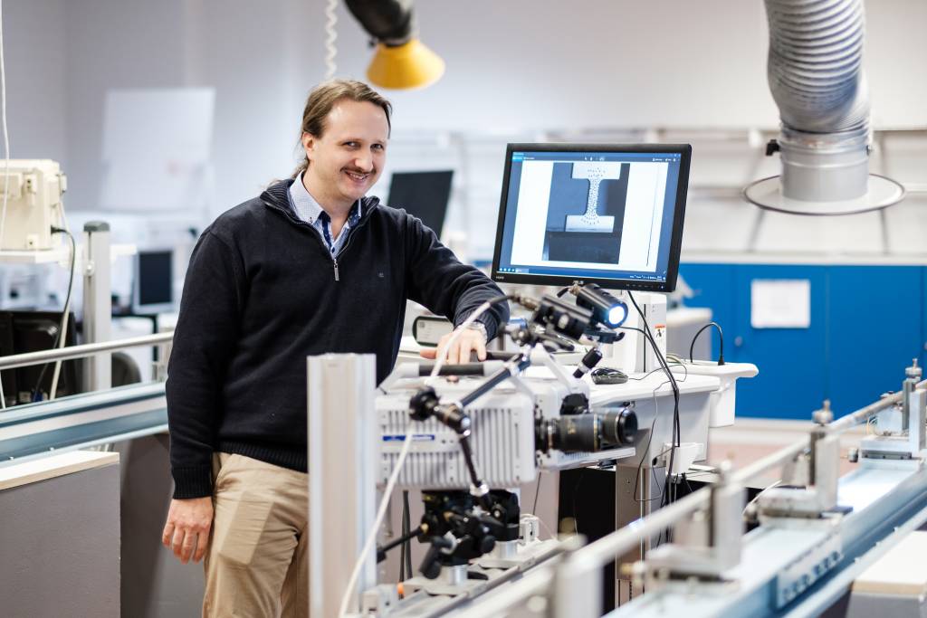 Split Hopkinson Pressure Bar | IMPACT | Tampere Universities