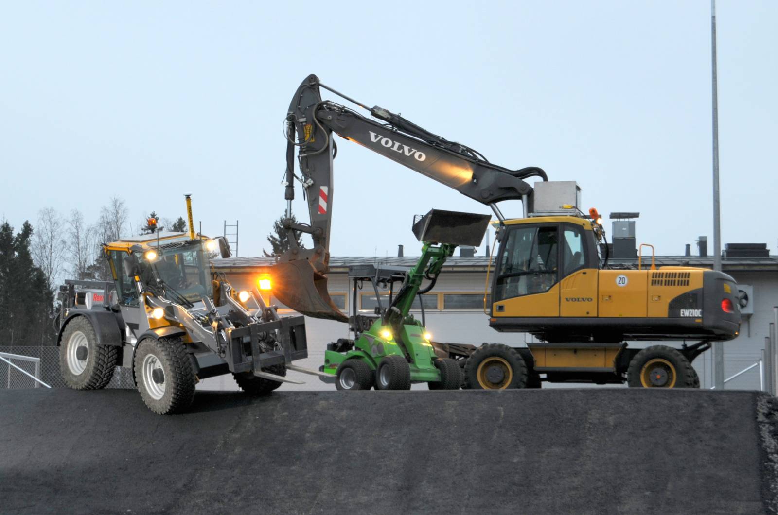 Autonomous off-road machines | IHA - Innovative Hydraulics and ...