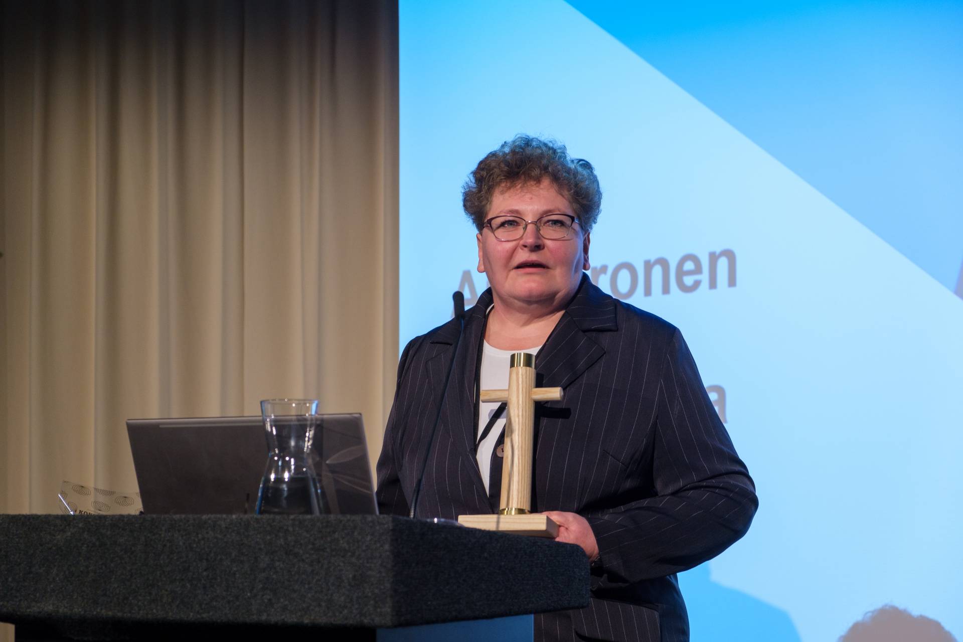 Maarakennusalan arvostettu tunnustuspalkinto projektipäällikkö Pirjo Kuulalle | Tutkimuskeskus ...